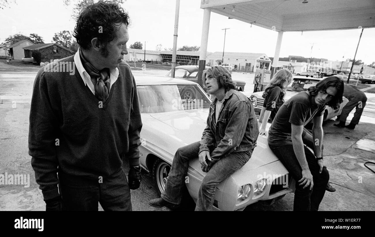 Los Angeles CA. USA. Warren Oates mit Brian Wilson, Laurie Bird und ...