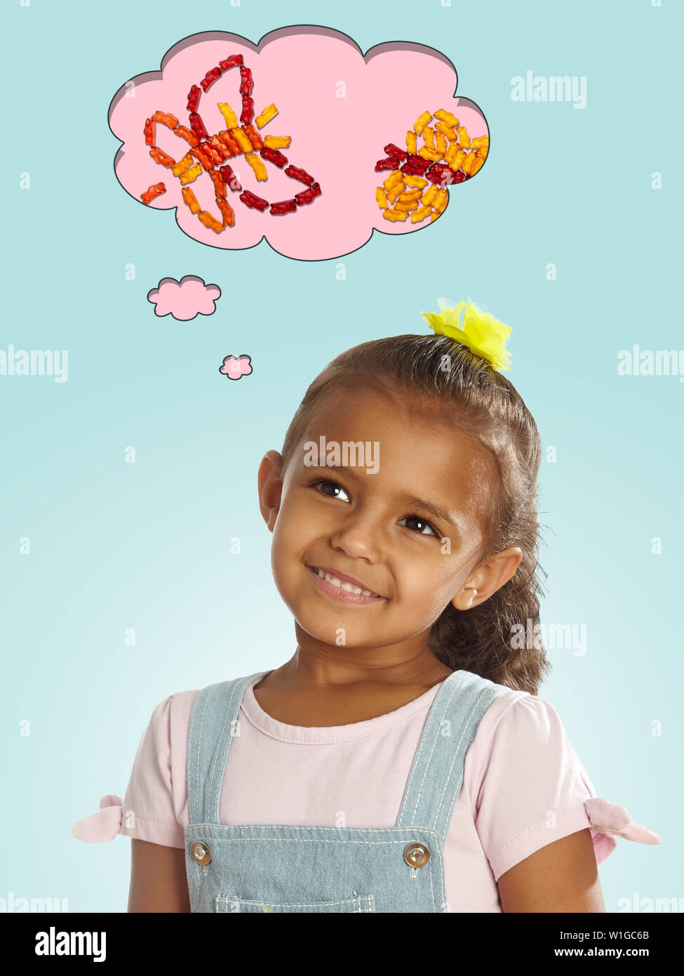 Denkendes kleines kind -Fotos und -Bildmaterial in hoher Auflösung – Alamy