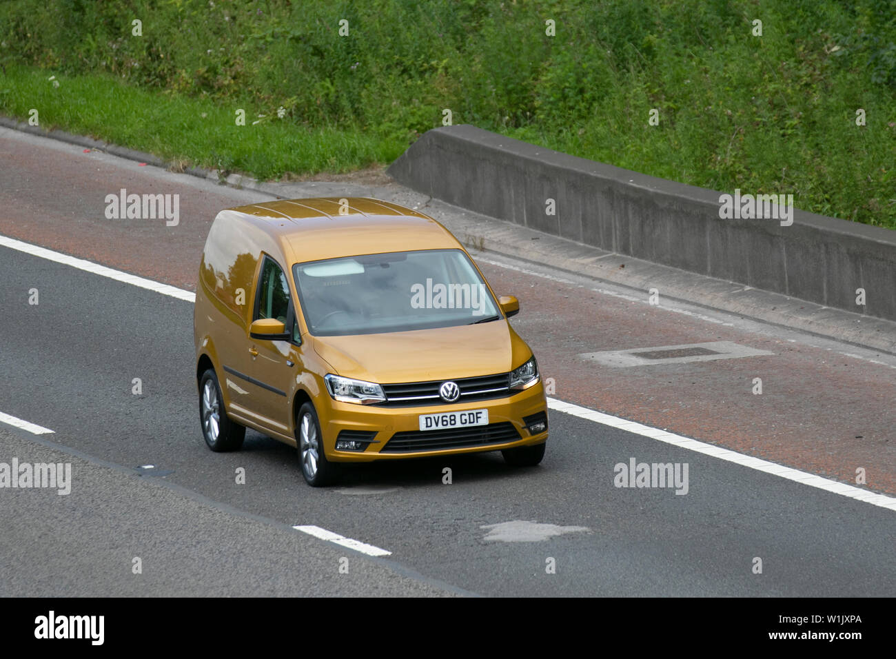Volkswagen caddy maxi autos -Fotos und -Bildmaterial in hoher Auflösung ...