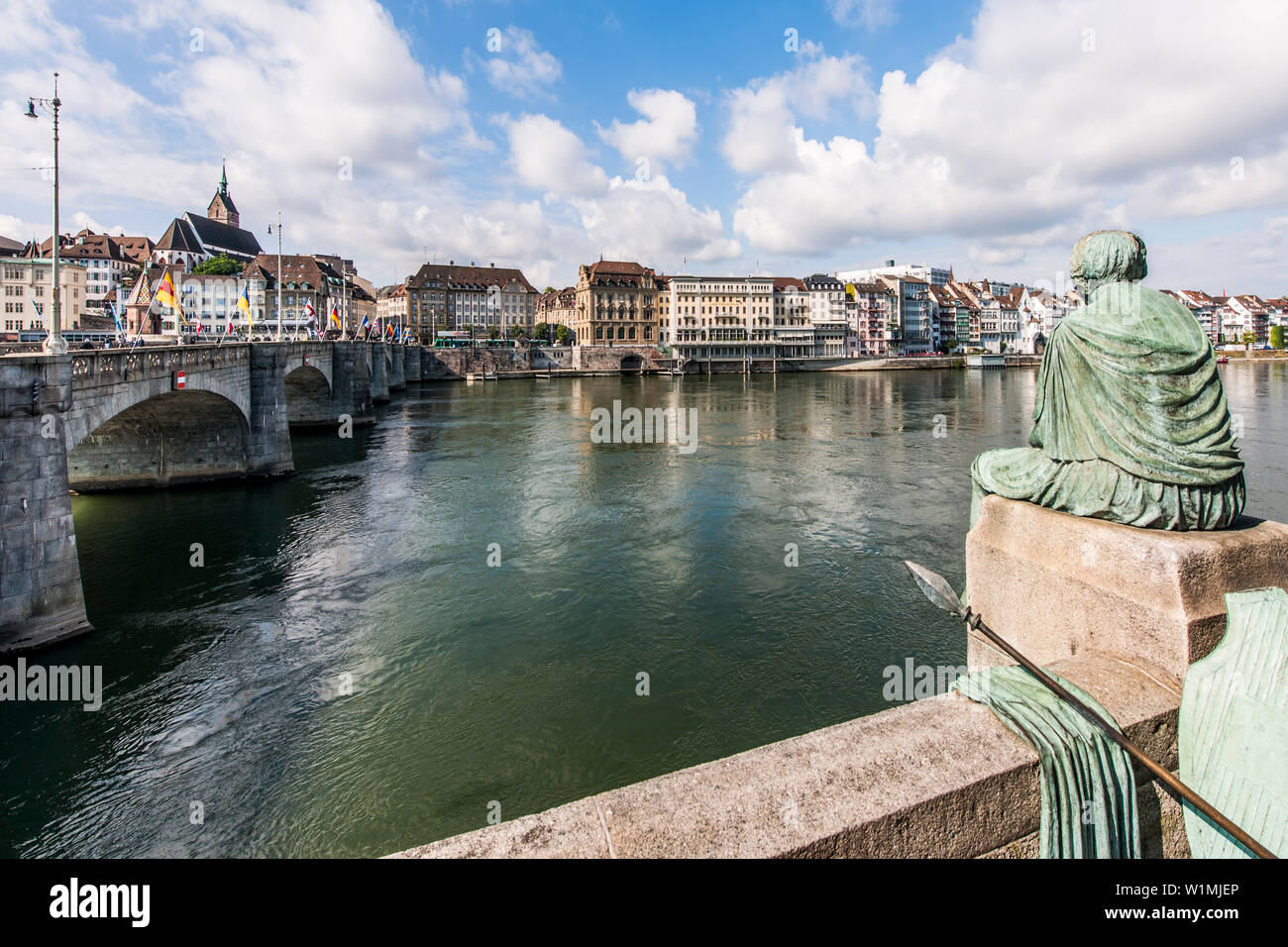 Middle bridge -Fotos und -Bildmaterial in hoher Auflösung – Alamy