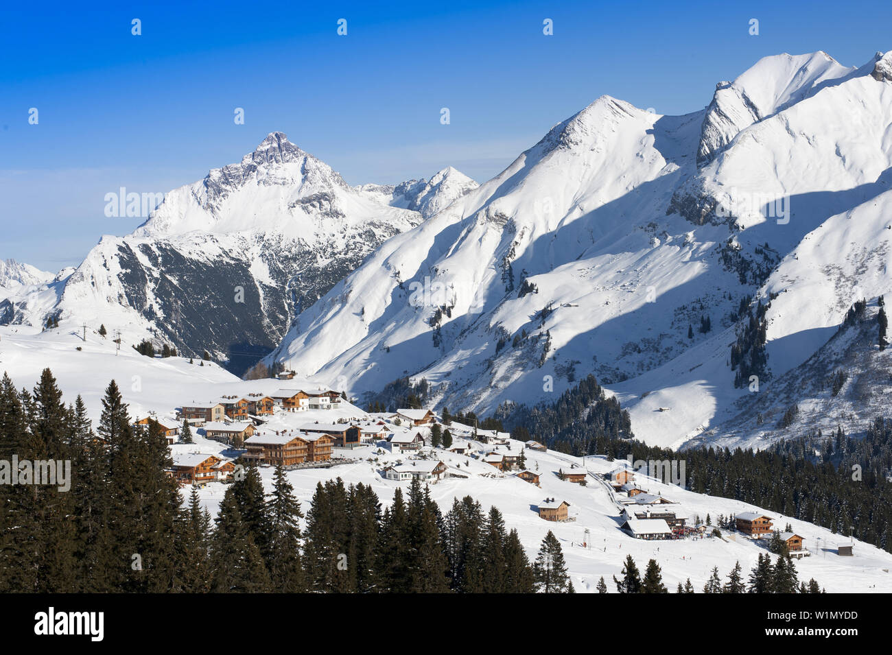 Arlberg skigebiet -Fotos und -Bildmaterial in hoher Auflösung – Alamy