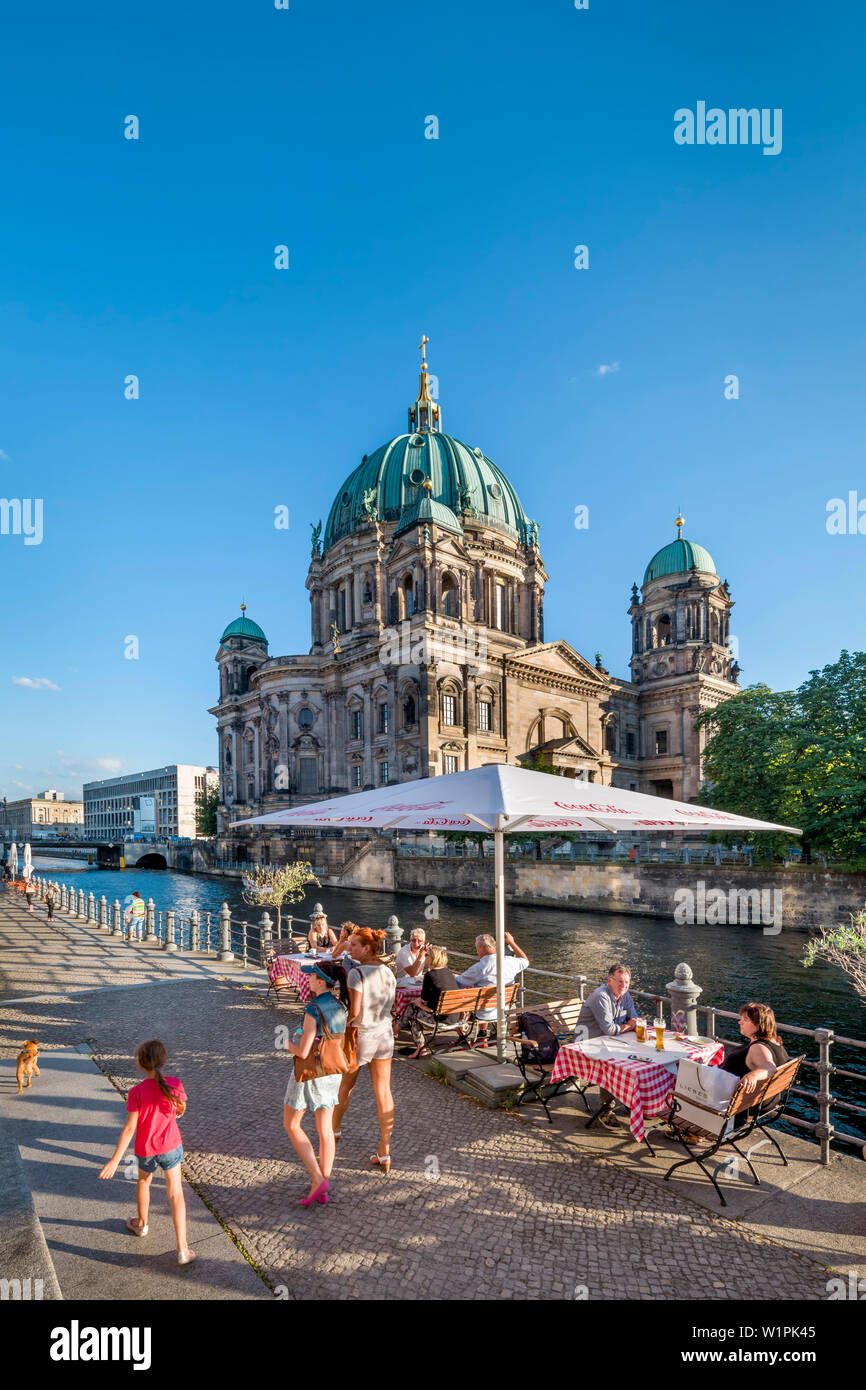 Spree mit museumsinsel -Fotos und -Bildmaterial in hoher Auflösung – Alamy