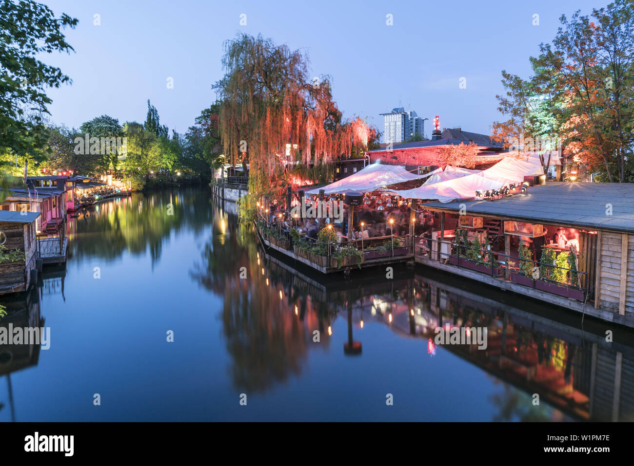 Beach bar berlin -Fotos und -Bildmaterial in hoher Auflösung – Alamy
