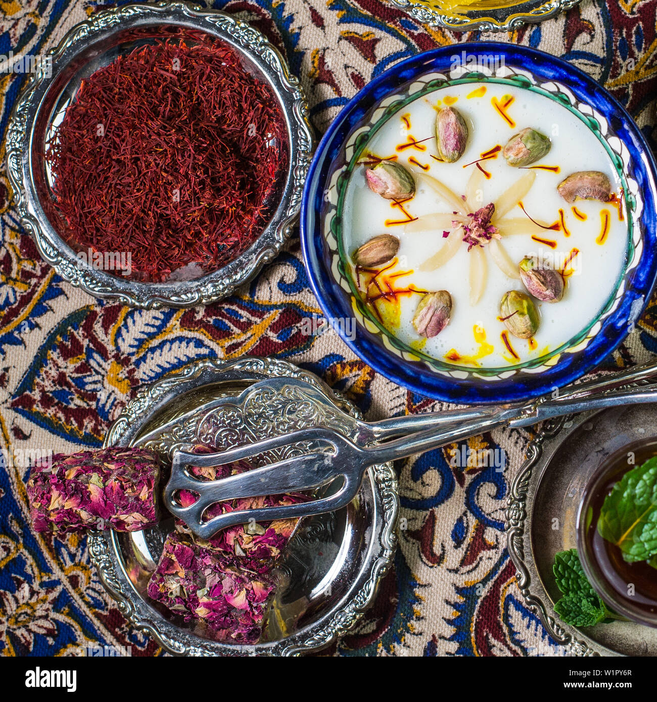 Iranische süßigkeiten -Fotos und -Bildmaterial in hoher Auflösung – Alamy