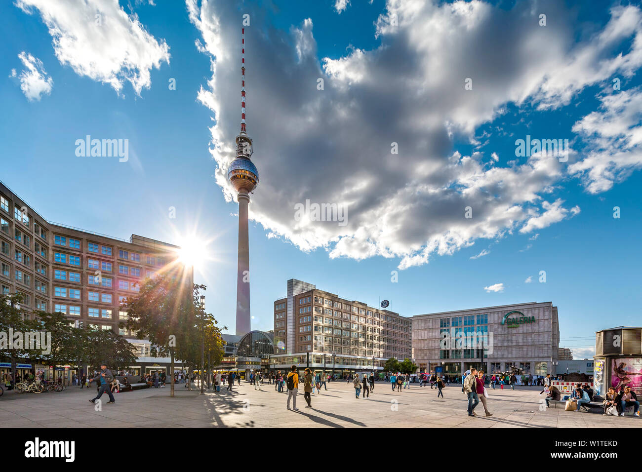 Alexanderplatz fernsehturm -Fotos und -Bildmaterial in hoher Auflösung ...