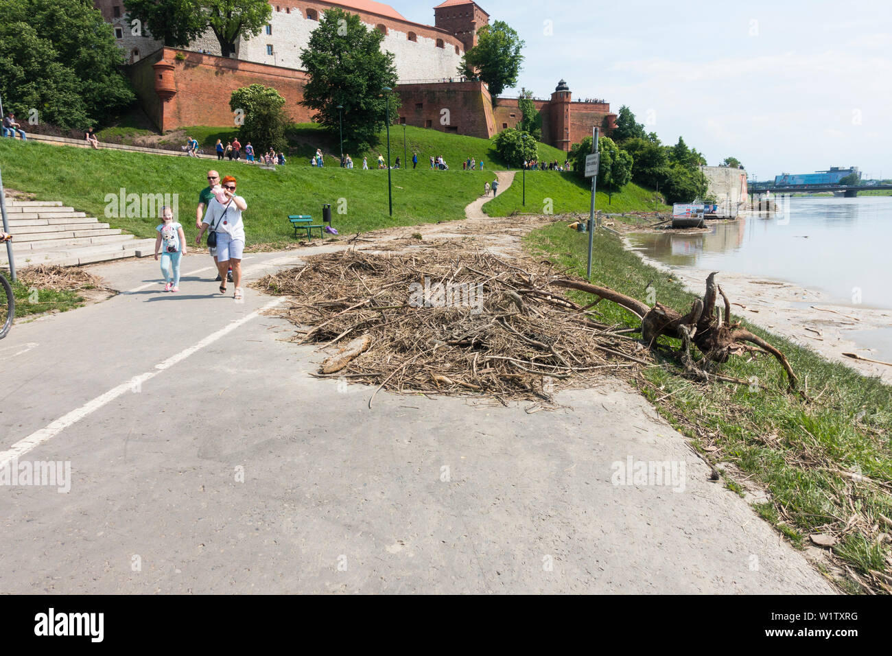 Hochwasser in krakau 2019 -Fotos und -Bildmaterial in hoher Auflösung ... Hochwasser in krakau 2019 -Fotos und -Bildmaterial in hoher Auflösung ...