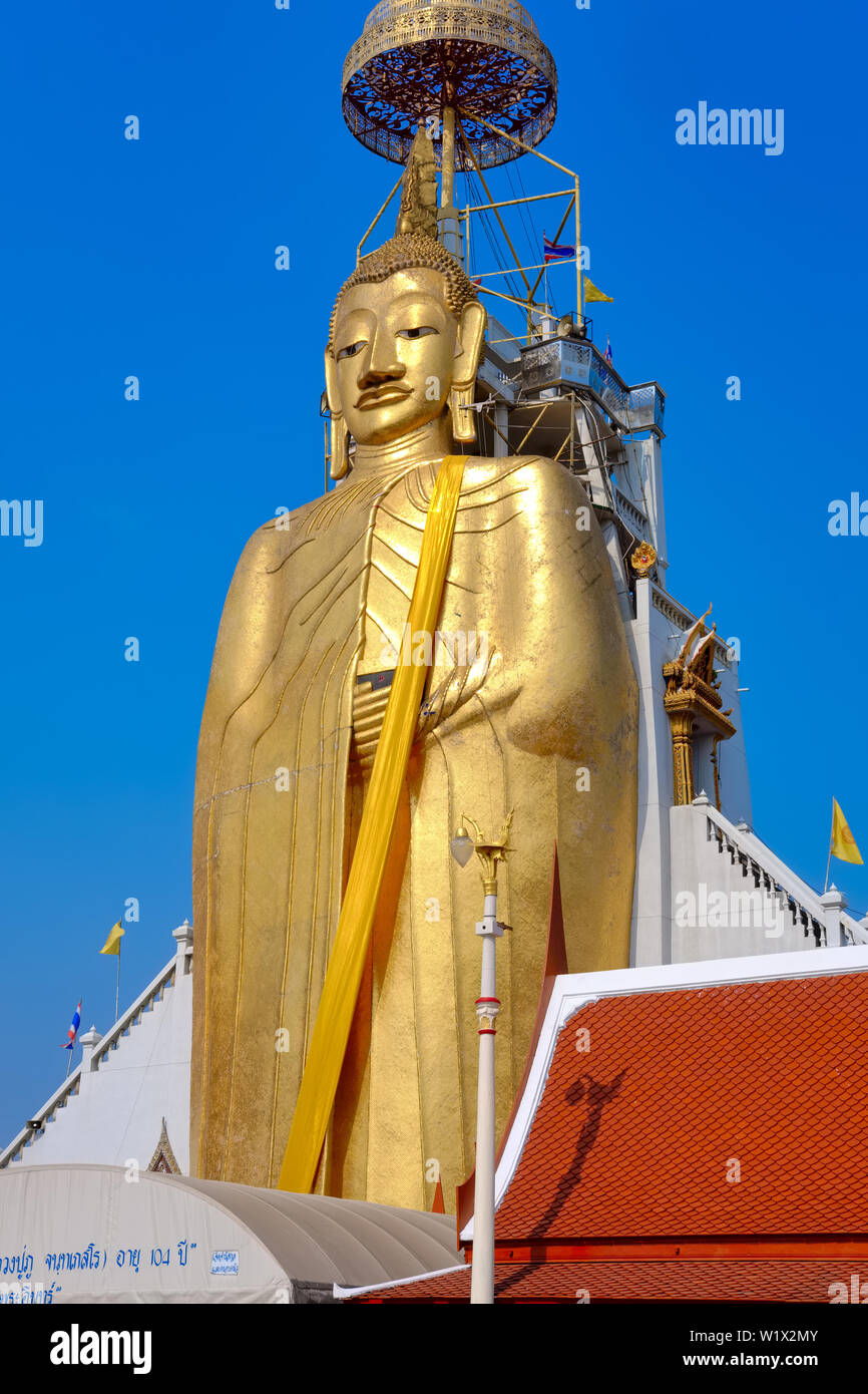 Wat indraviharn bangkok -Fotos und -Bildmaterial in hoher Auflösung – Alamy