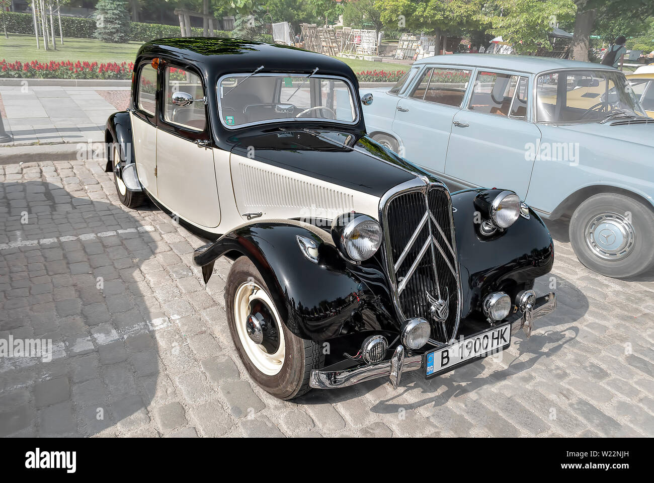 Retro autos -Fotos und -Bildmaterial in hoher Auflösung – Alamy