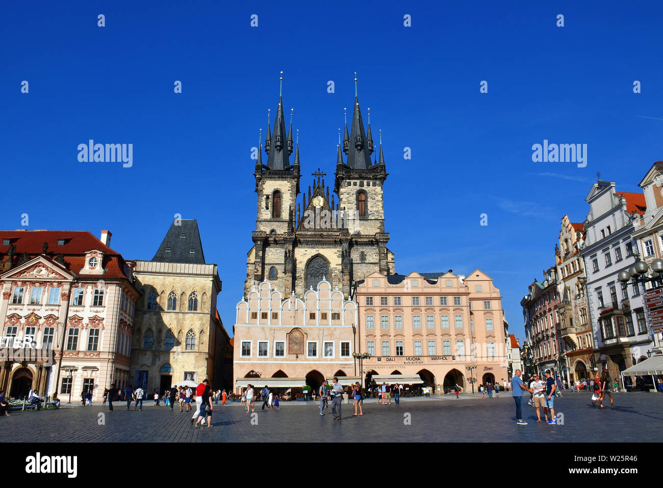 Lon 14 42105260 -Fotos und -Bildmaterial in hoher Auflösung – Alamy