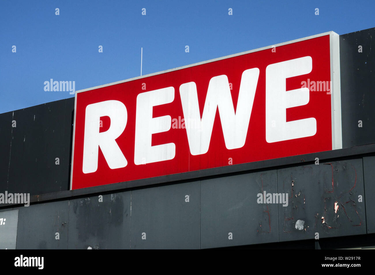 Rewe Logo Stockfotos und -bilder Kaufen - Alamy