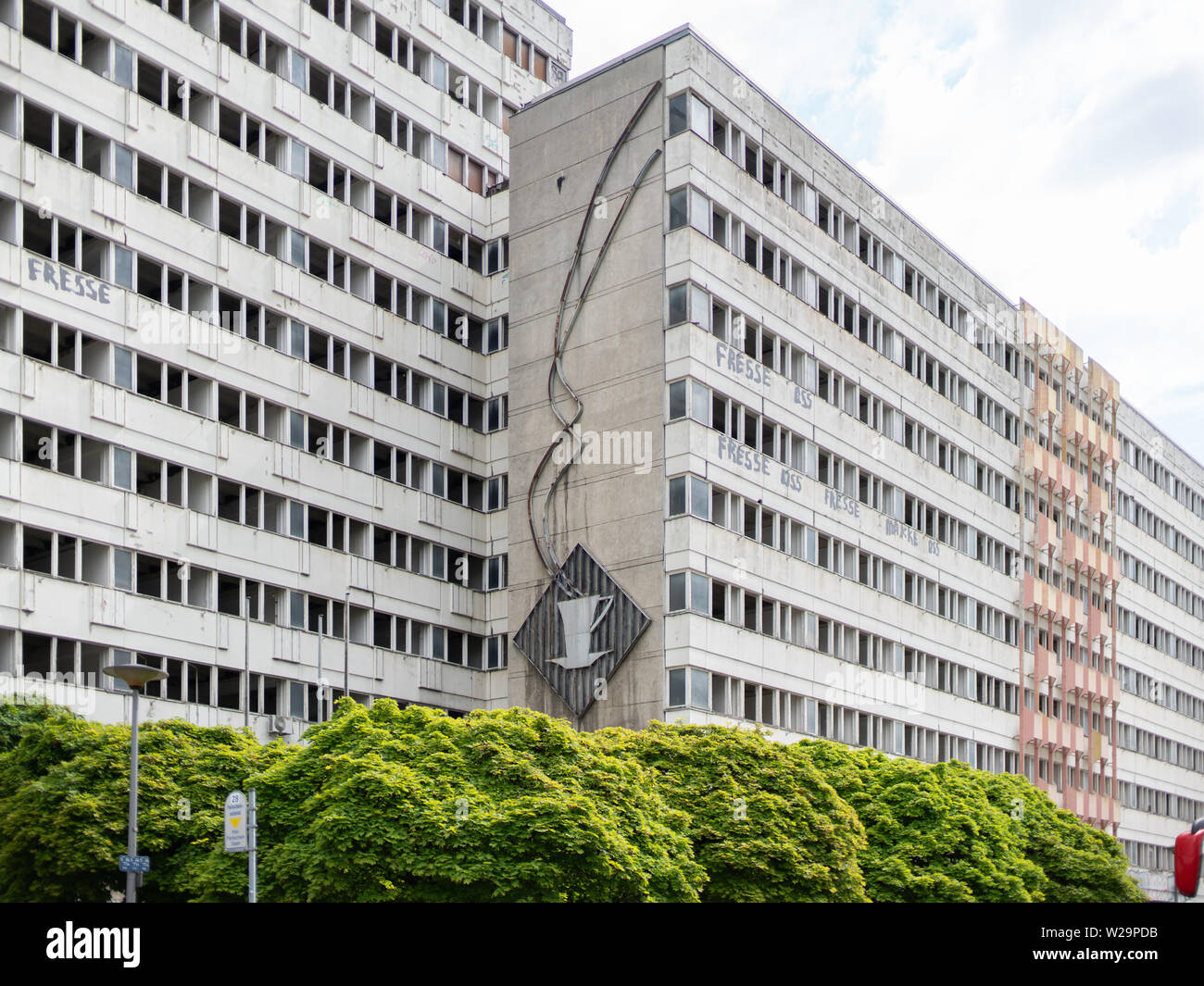 Das 1970 erbaute Haus der Statistik in Berlin-Mitte war das ehemalige ...