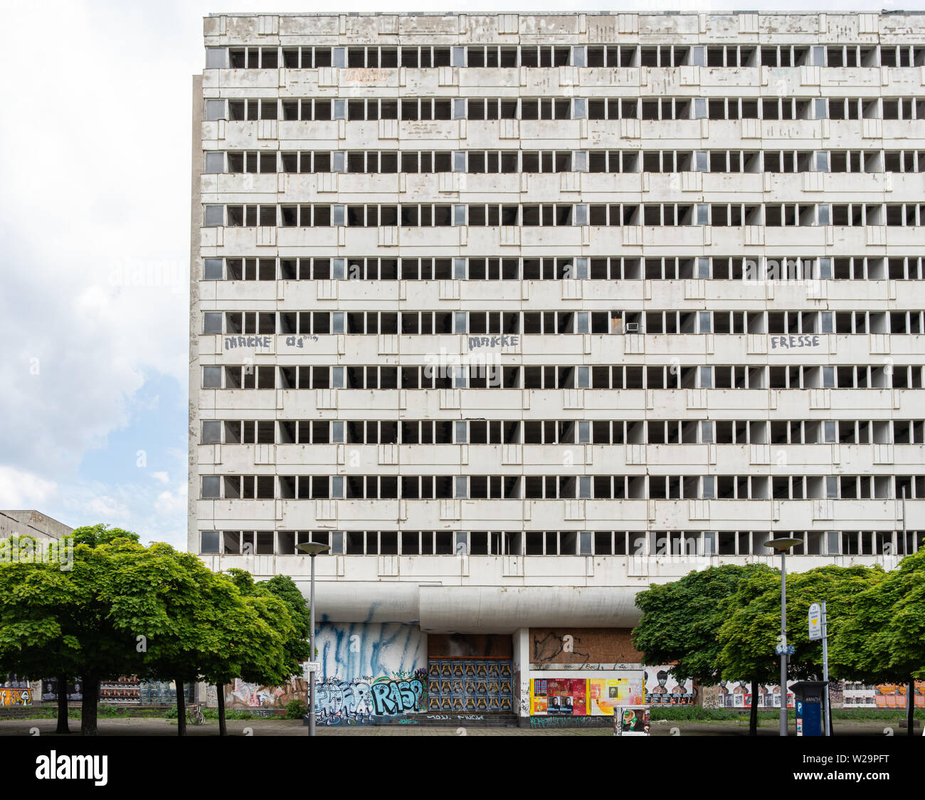 Das 1970 erbaute Haus der Statistik in Berlin-Mitte war das ehemalige ...