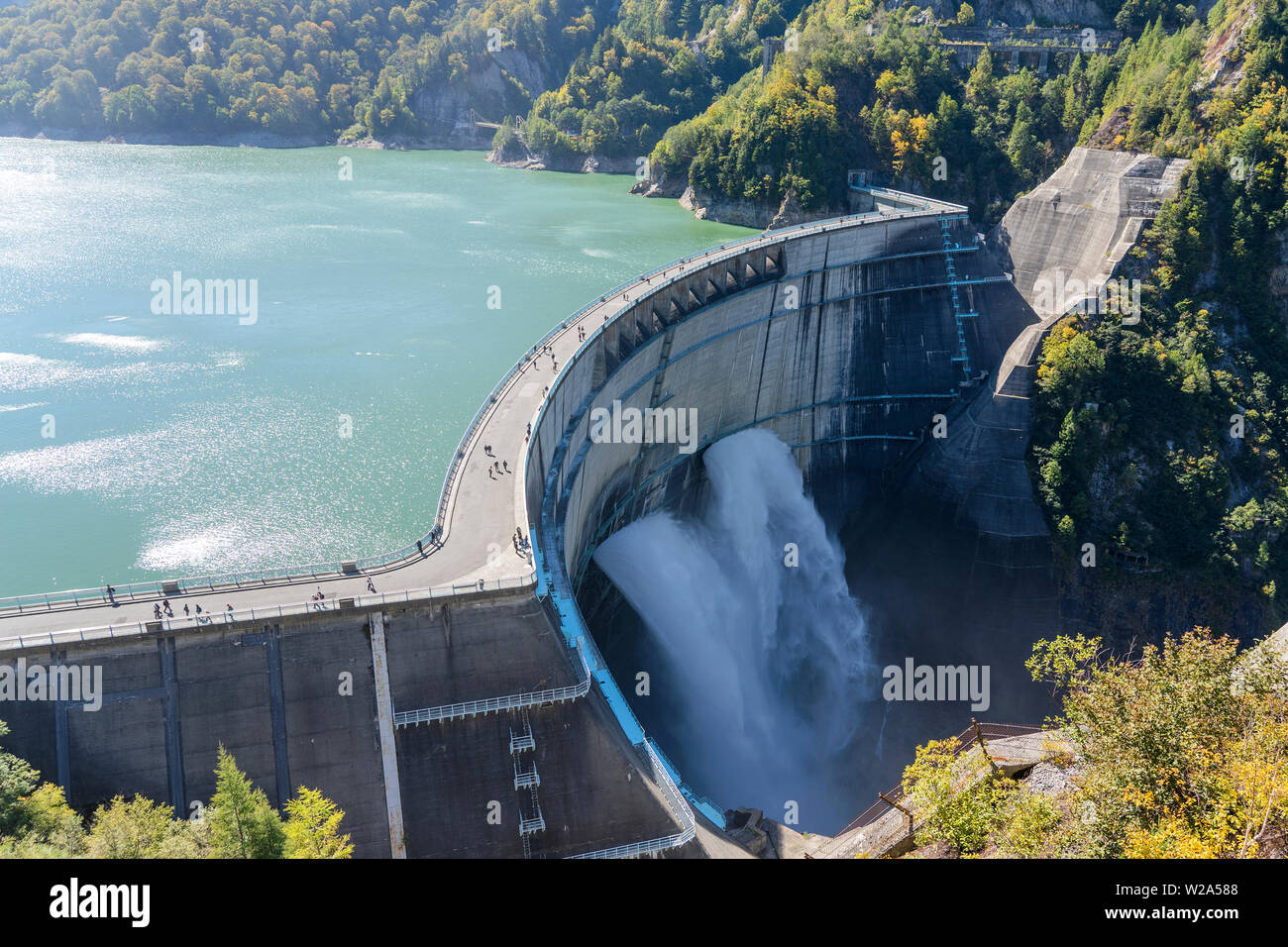 Hydroelectric power plant -Fotos und -Bildmaterial in hoher Auflösung ...