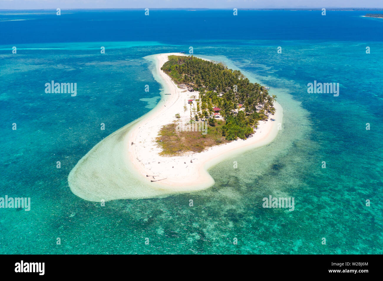Tropische Insel Canimeran. Weißer Sandstrand auf einer einsamen Insel ...