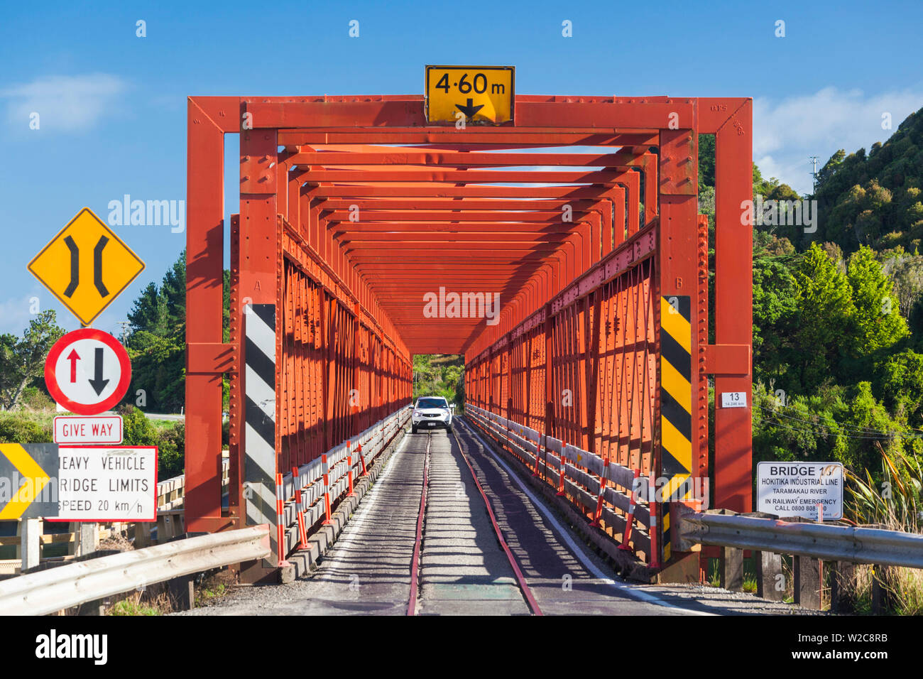 Zug mit 6 autos -Fotos und -Bildmaterial in hoher Auflösung – Alamy