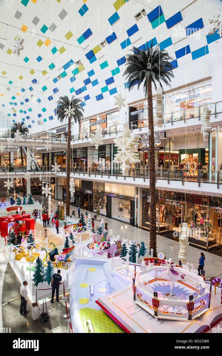 Bahrain city centre shopping mall -Fotos und -Bildmaterial in hoher ...