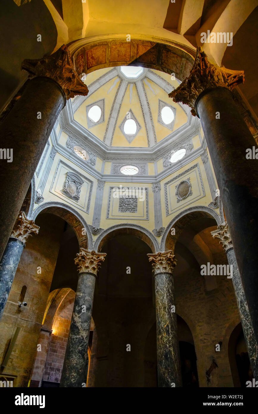 Heiliger saveur cathedrale -Fotos und -Bildmaterial in hoher Auflösung – Alamy