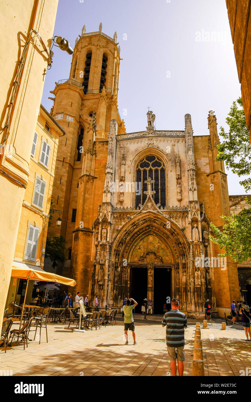 Heiliger saveur cathedrale -Fotos und -Bildmaterial in hoher Auflösung – Alamy