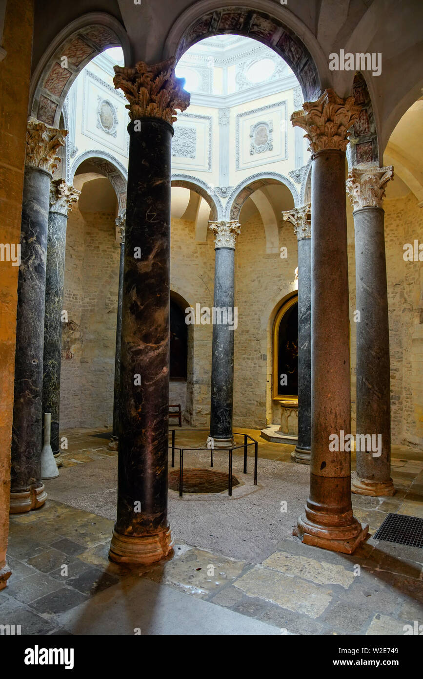 Heiliger saveur cathedrale -Fotos und -Bildmaterial in hoher Auflösung – Alamy