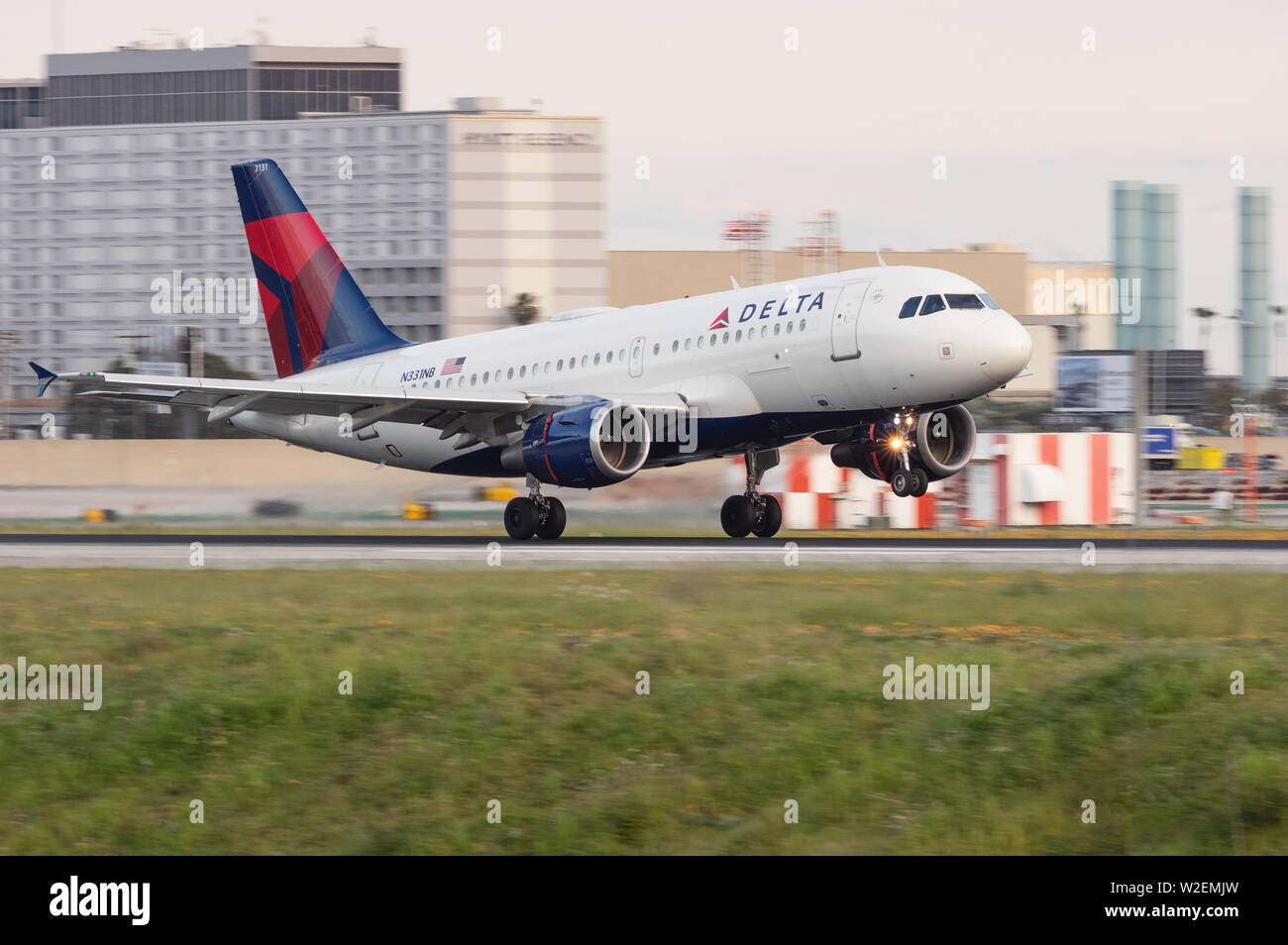 Delta Air Lines Airbus Jet zeigt die Landung am Los Angeles ...