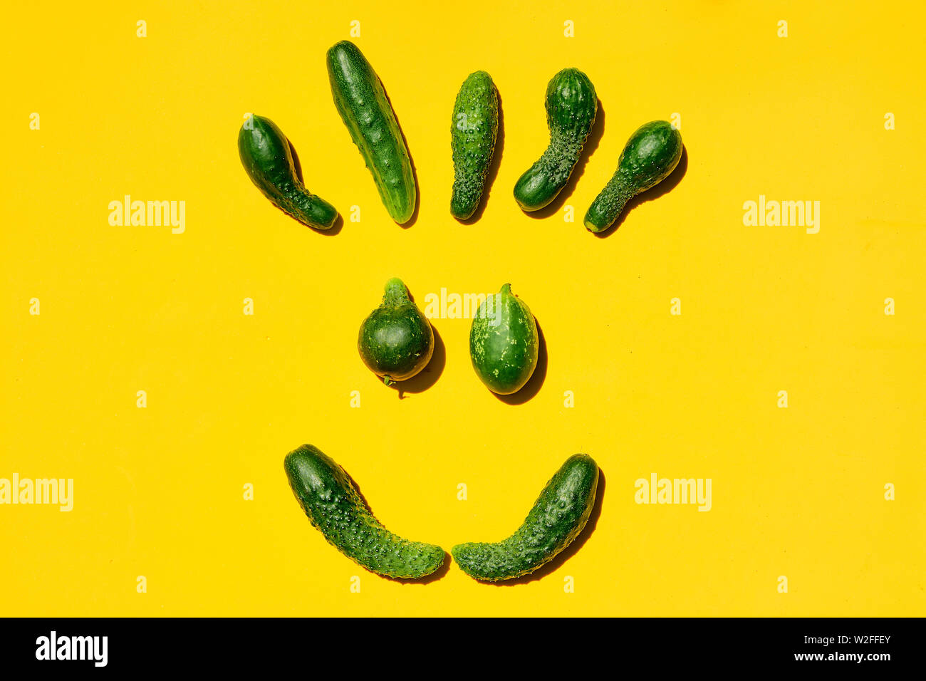 Smiling cartoon emoji emoticon smiley -Fotos und -Bildmaterial in hoher ...