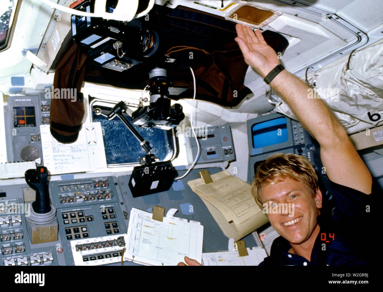 Astronaut george d nelson -Fotos und -Bildmaterial in hoher Auflösung ...