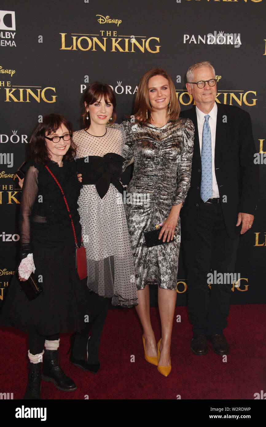 Zooey Deschanel, Emily Deschanel, Caleb Deschanel 07/09/2019 "Der König ...