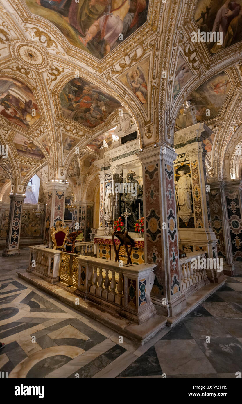 Crypt Interior Stockfotos & Crypt Interior Bilder - Alamy