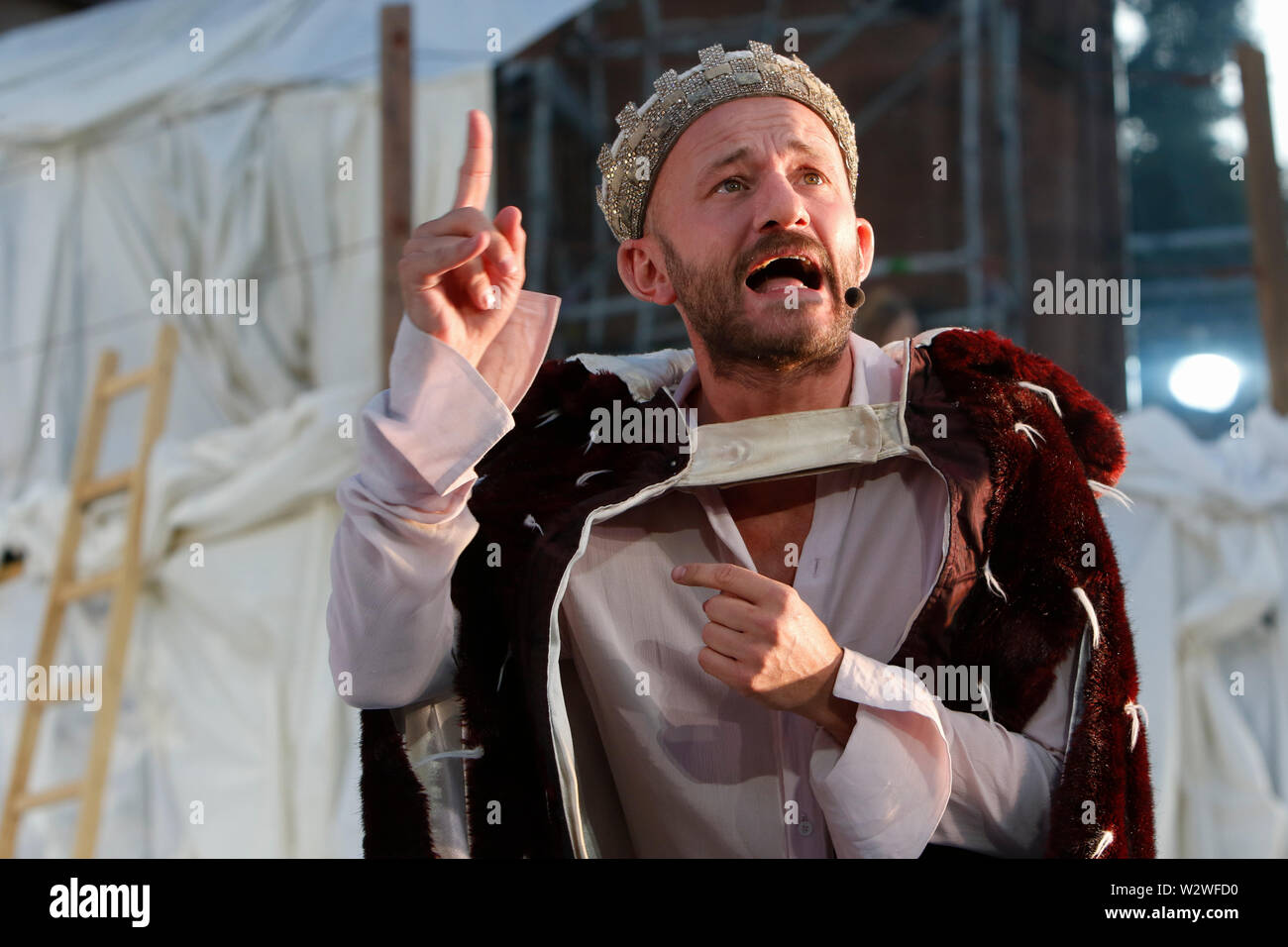 Worms, Deutschland. 10. Juli 2019. Schauspieler Moritz Grove (als König ...