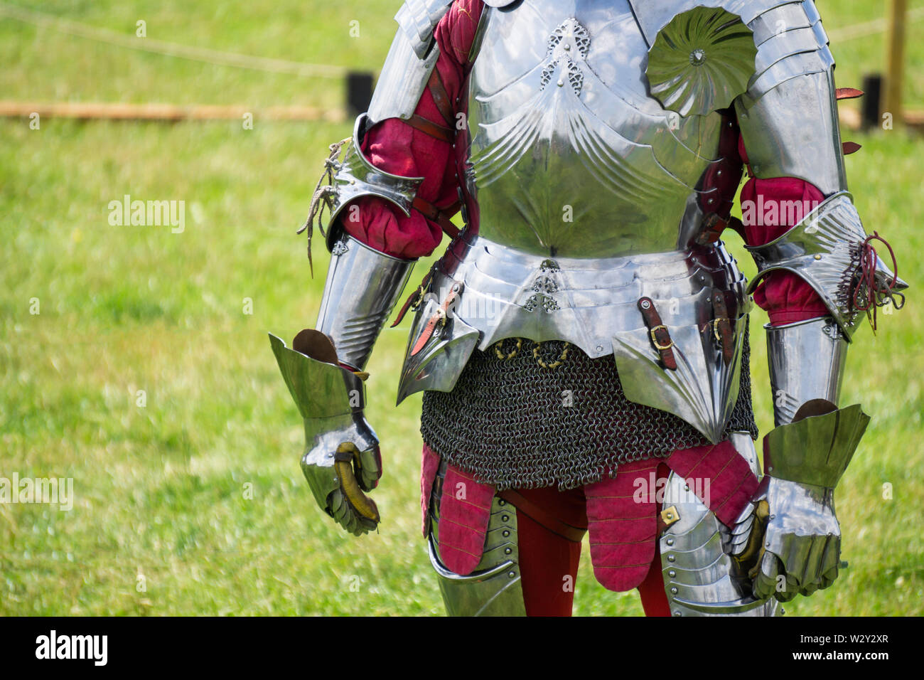 Ritter stehend -Fotos und -Bildmaterial in hoher Auflösung – Alamy