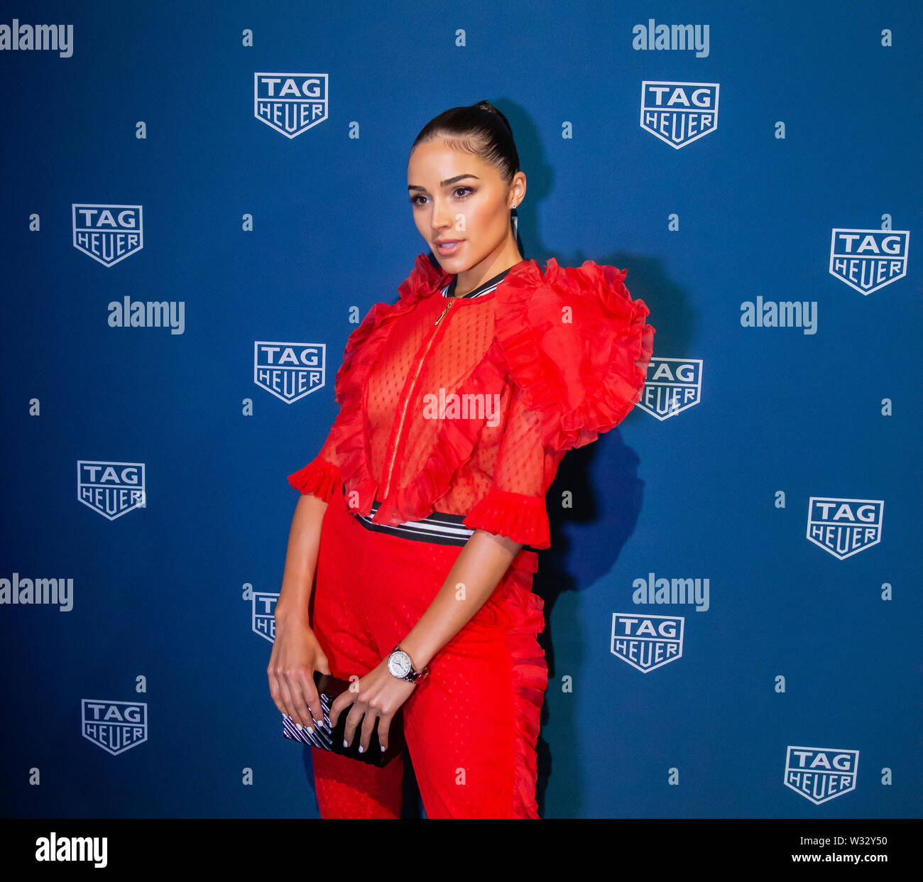 TAG Heuer feiert 50 Jahre ikonisches Model Monaco mit Miss Universe ...