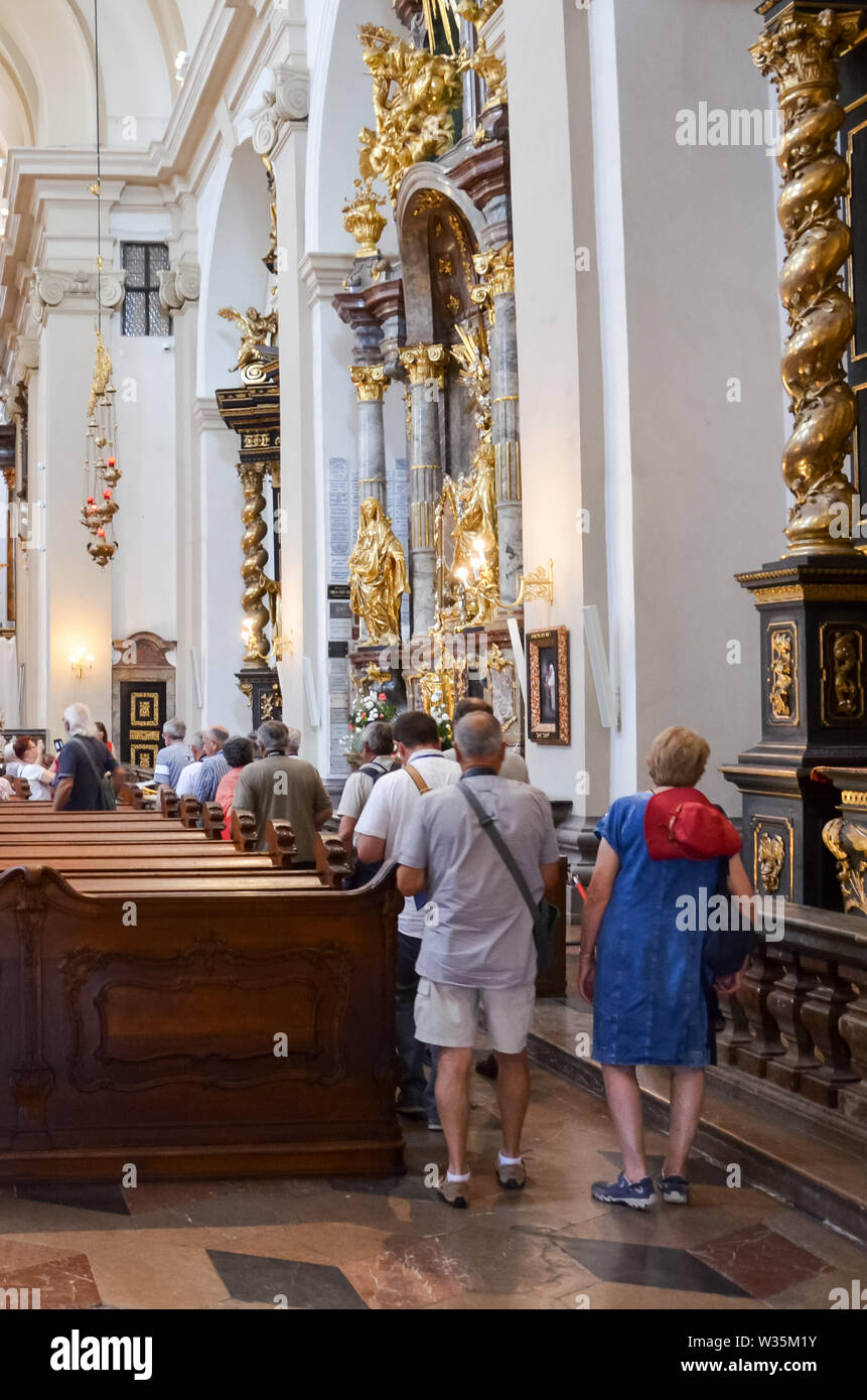 Infant jesus of prague -Fotos und -Bildmaterial in hoher Auflösung – Alamy