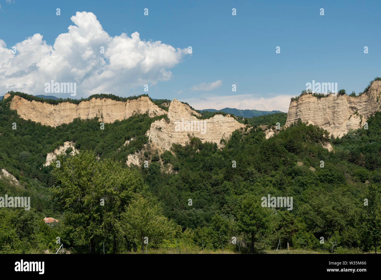 Sandstone pyramids of melnik -Fotos und -Bildmaterial in hoher ...