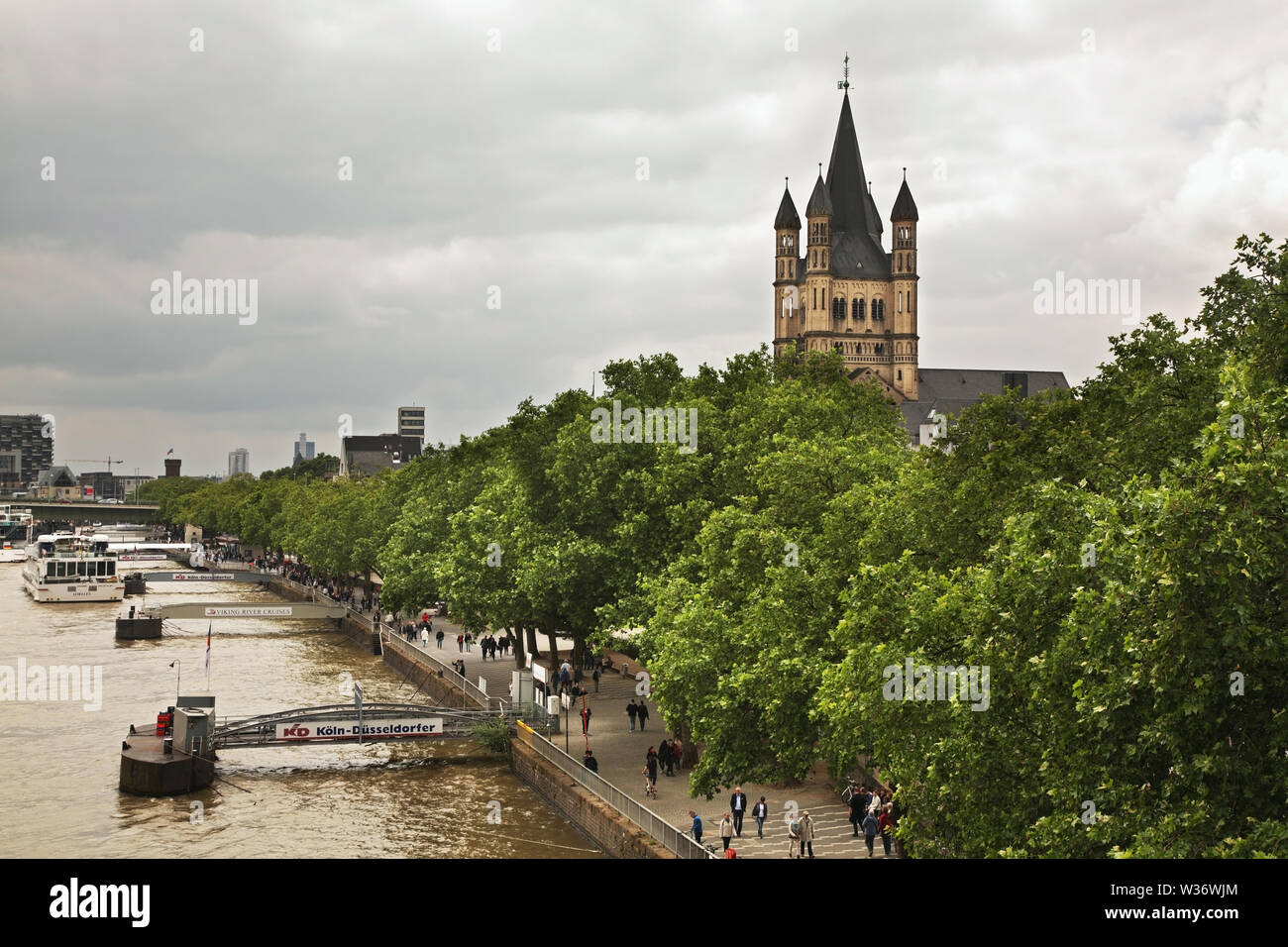 Menschen im rheingarten -Fotos und -Bildmaterial in hoher Auflösung – Alamy