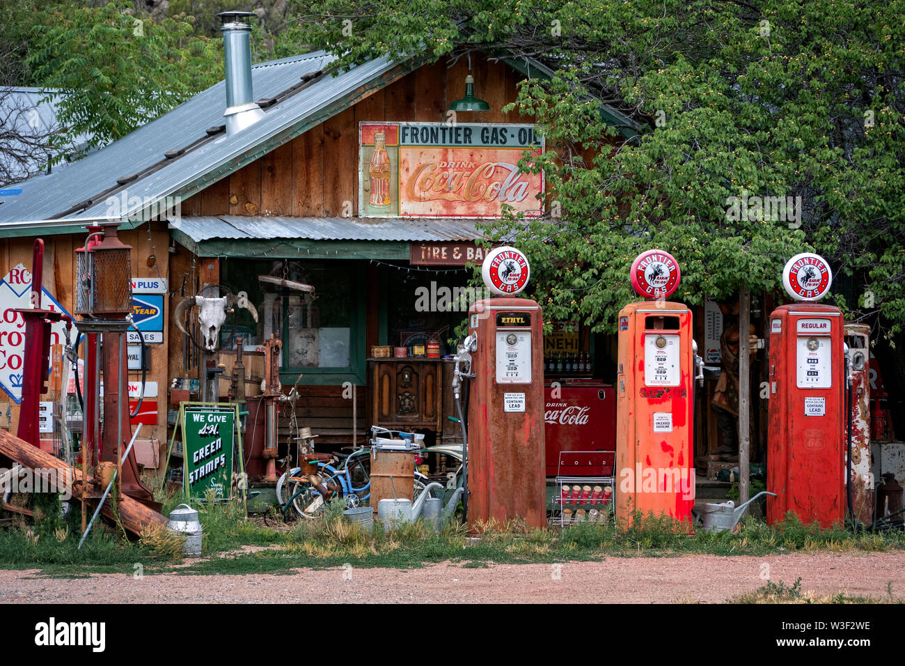 Historische tankstelle -Fotos und -Bildmaterial in hoher Auflösung – Alamy
