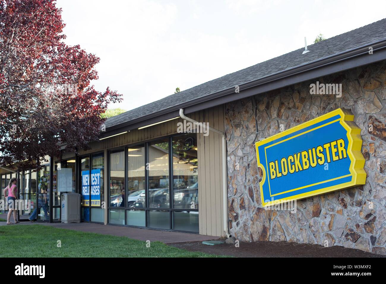 Blockbuster video store sign -Fotos und -Bildmaterial in hoher ...