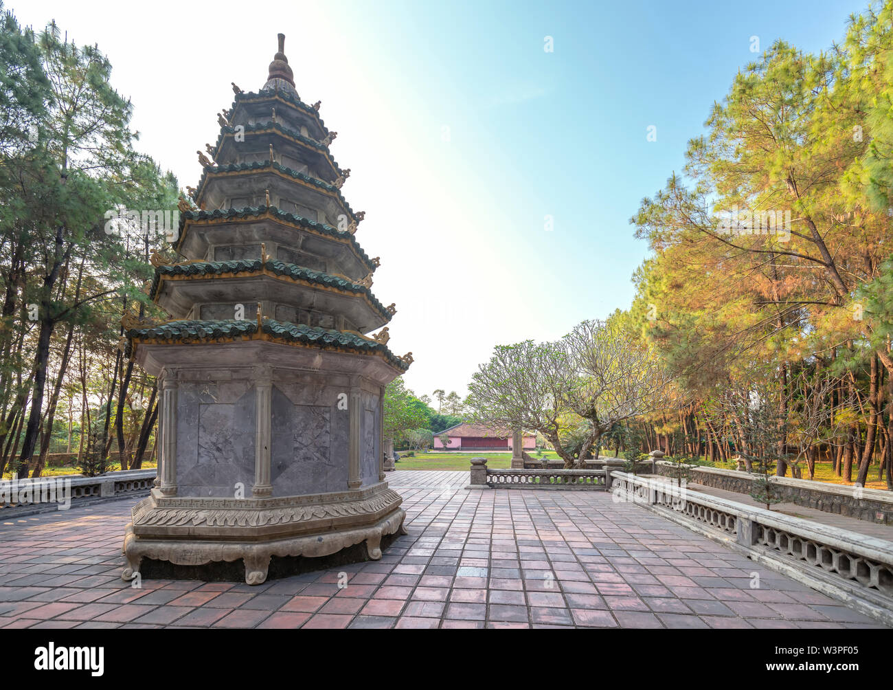 Thien Mu Pagode in der Stadt Hue, Vietnam. Dies ist der alte Tempel aus ...