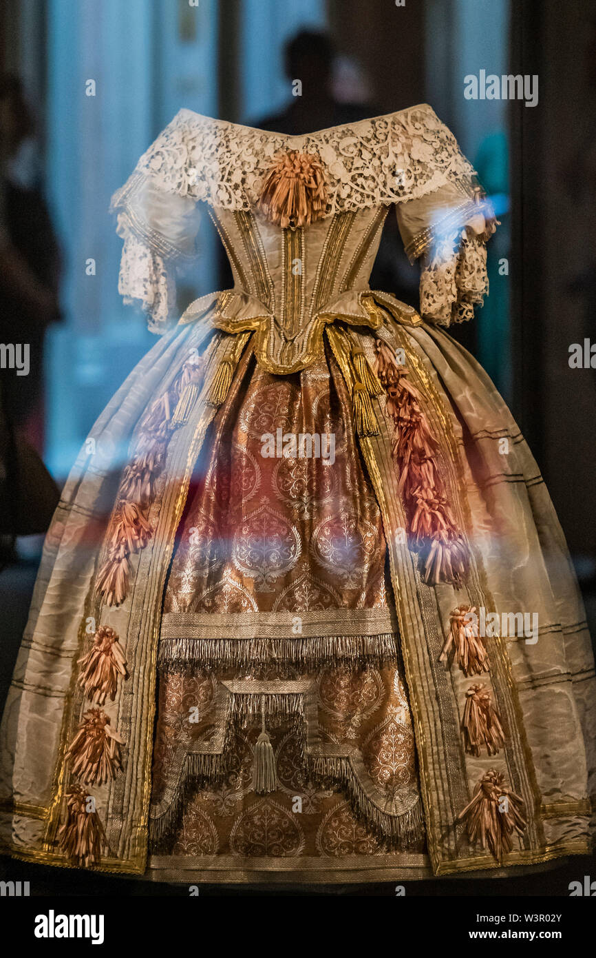 Der ballsaal des buckingham palace -Fotos und -Bildmaterial in hoher ...