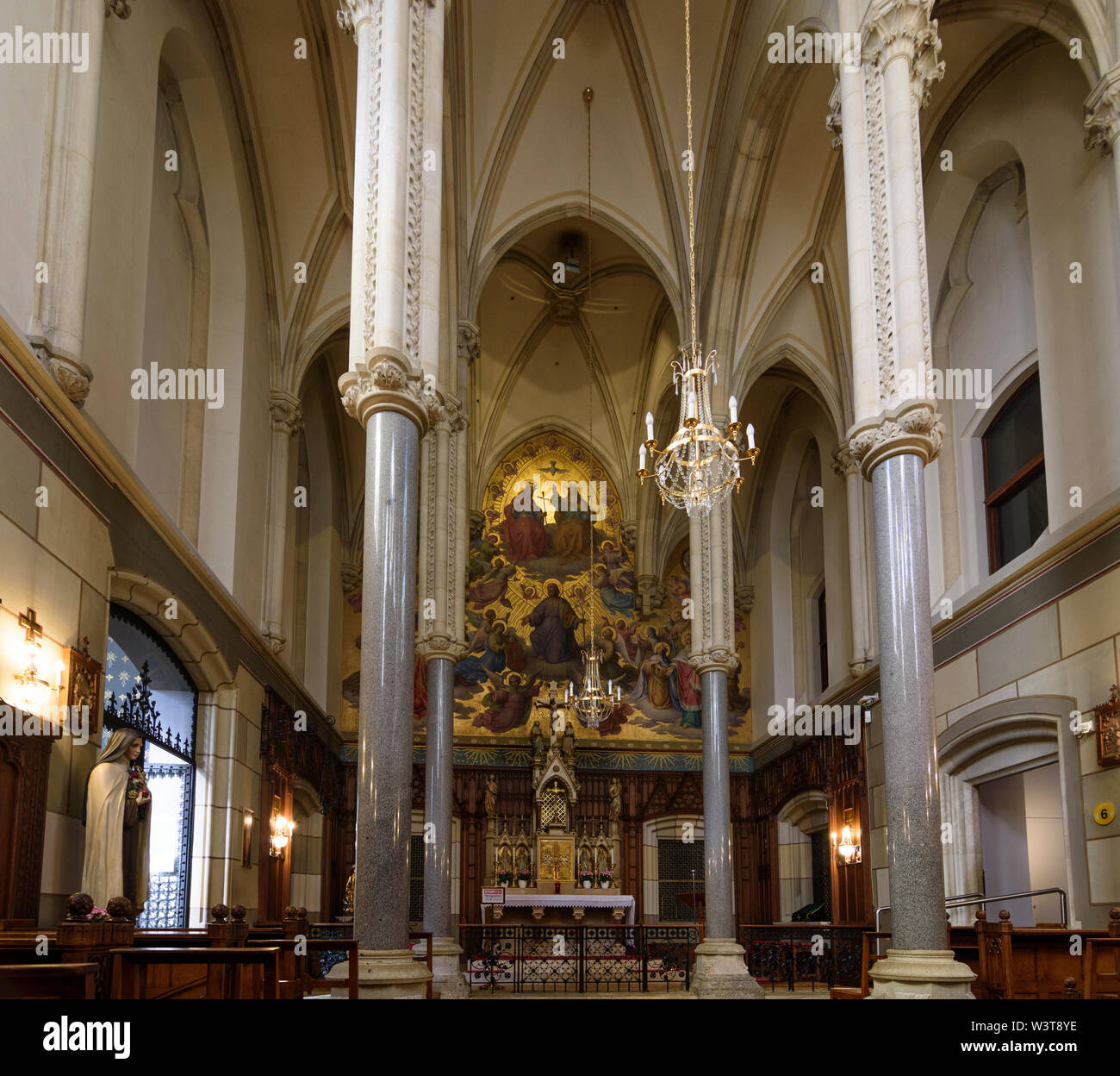 Alland: ehemaliges Schloss Mayerling, heute Karmel St. Josef: Kirche im ...