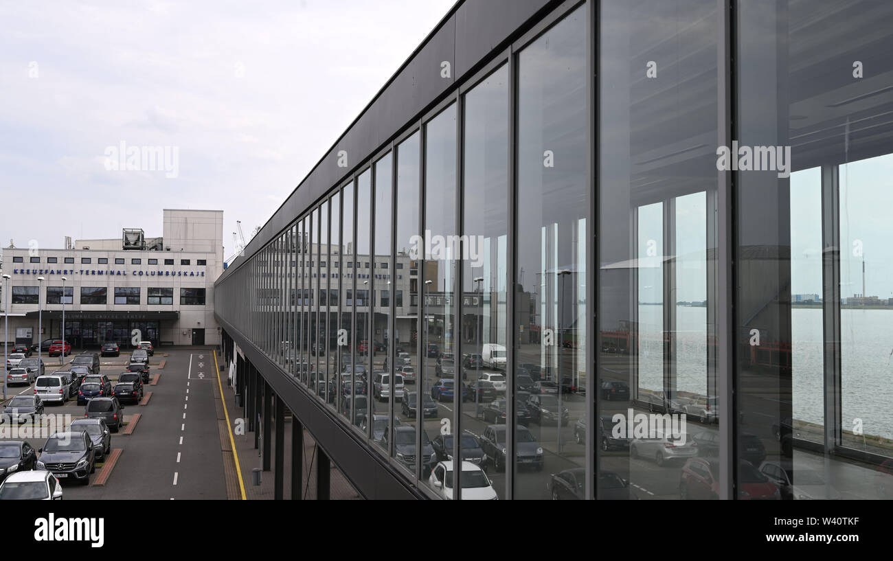 Cruise terminal bremerhaven -Fotos und -Bildmaterial in hoher Auflösung ...