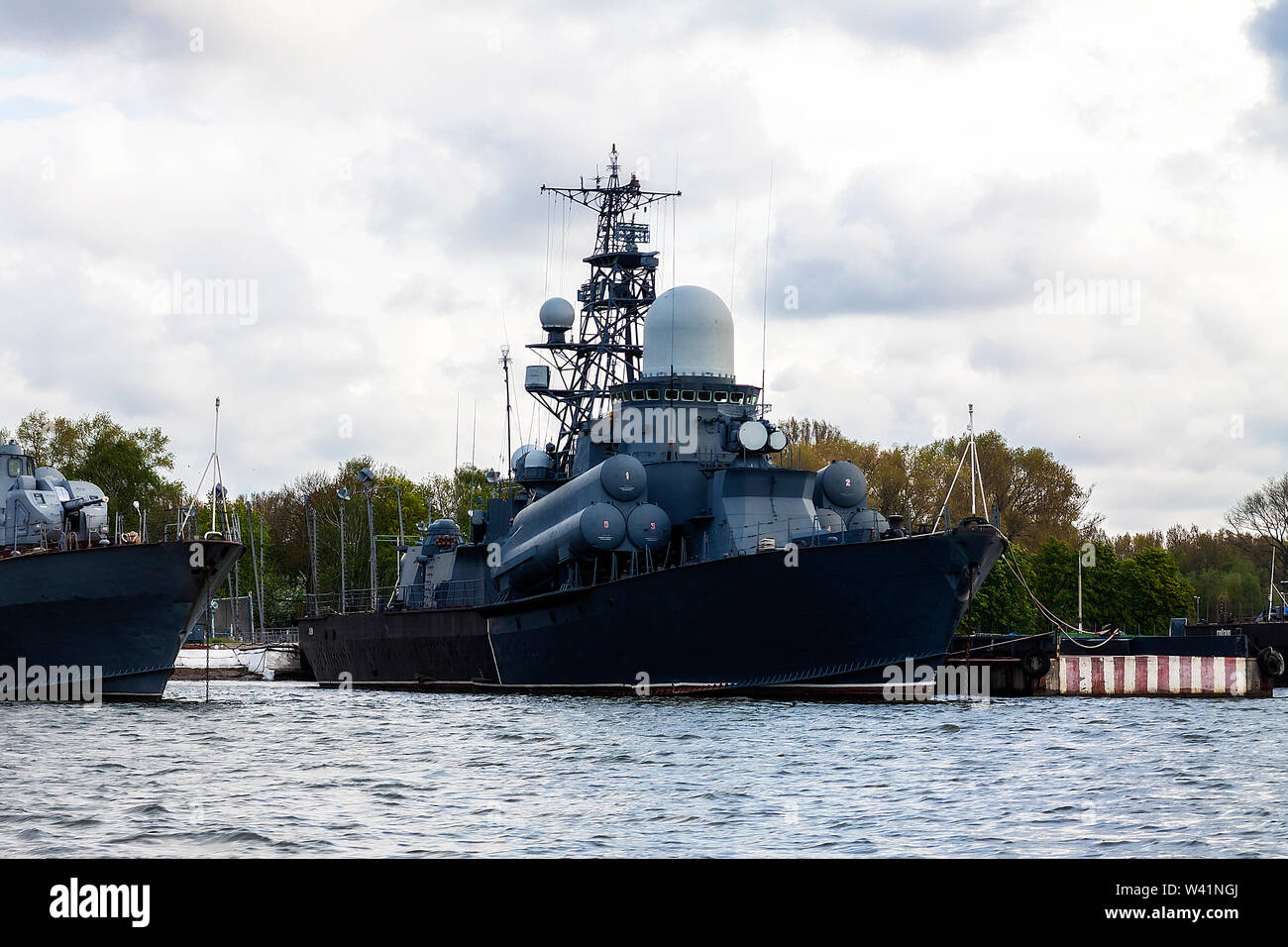 Baltijsk Russland 04.05.2019 Baltische Flotte Kriegsschiffe am Pier ...