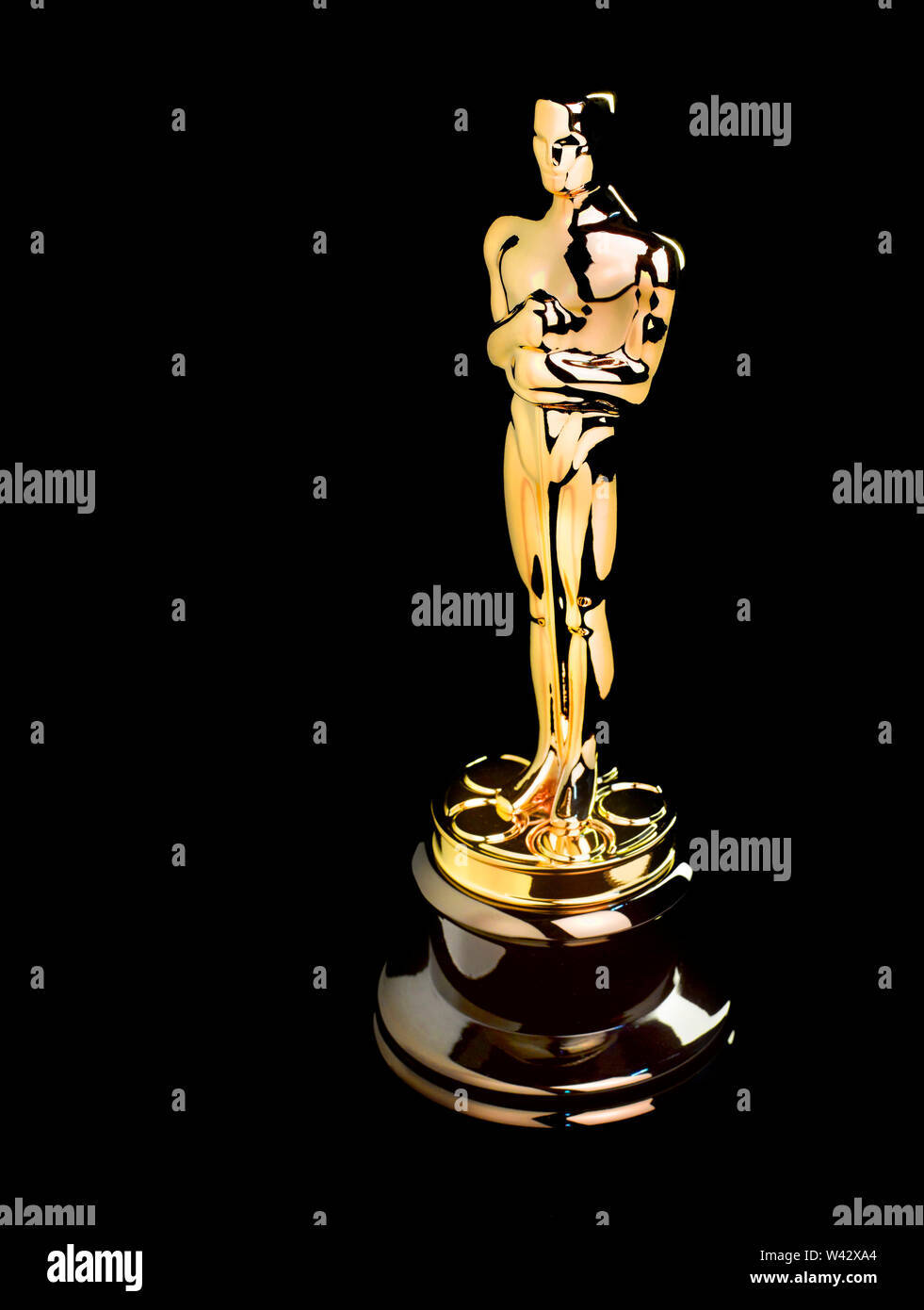 Oscar Academy Awards Statuette Stockfotos und -bilder Kaufen - Alamy