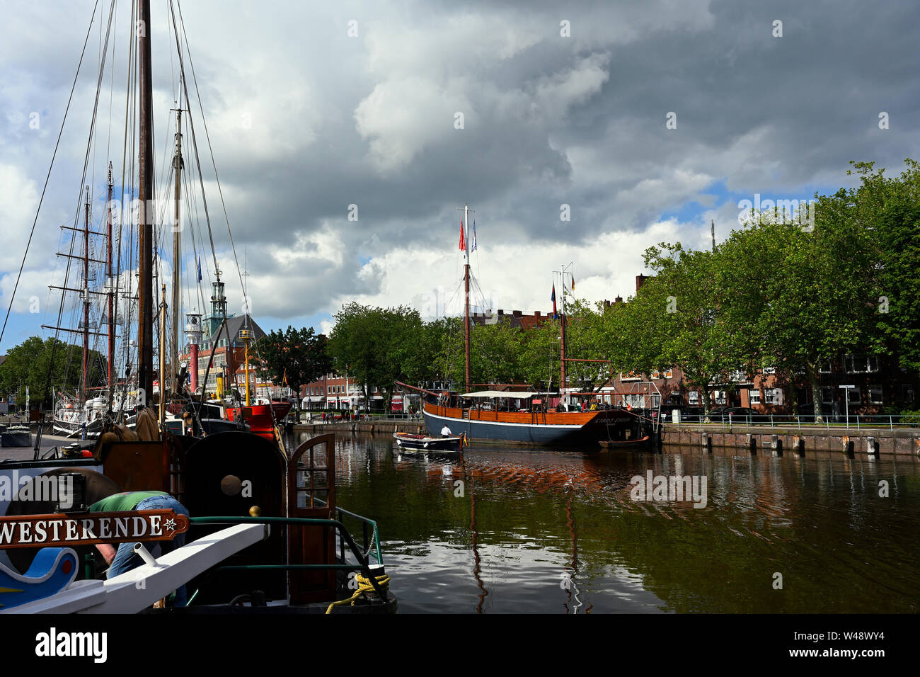 Emden, Niedersachsen/Deutschland - 2019.07.17: Zentrum der Stadt Emden ...