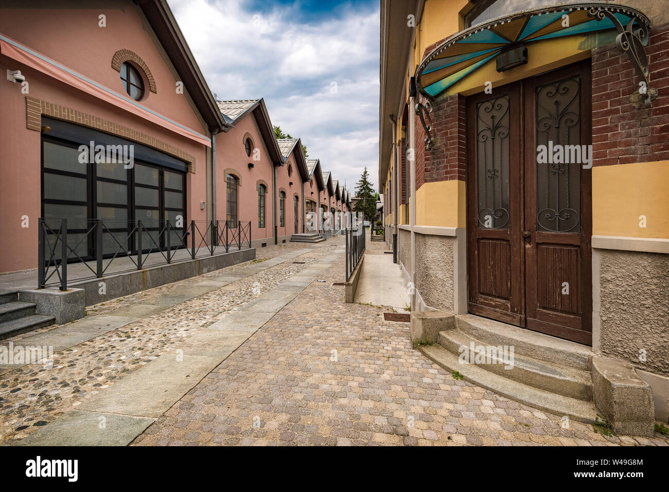 Villaggio operaio -Fotos und -Bildmaterial in hoher Auflösung – Alamy
