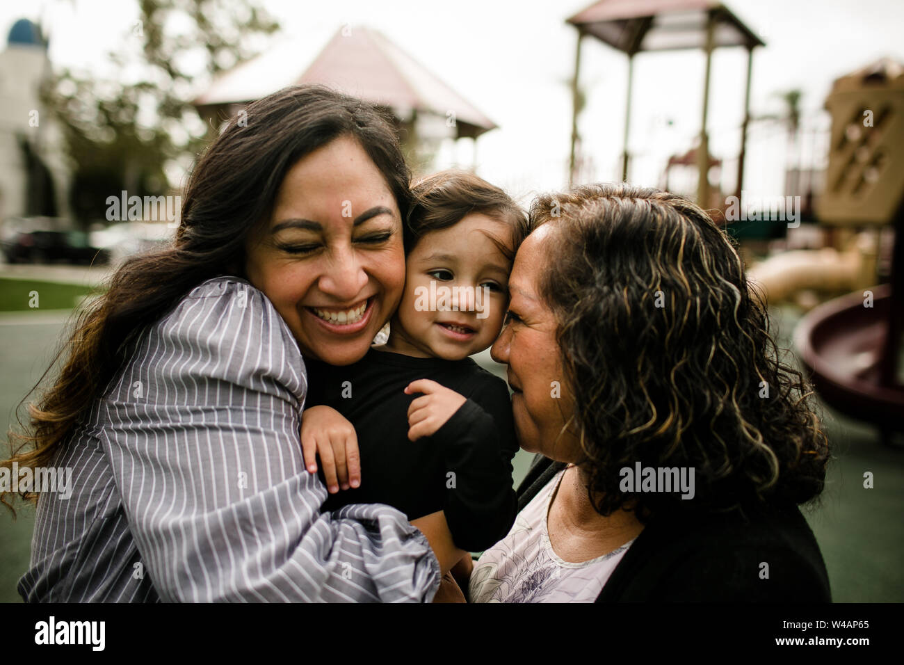 Oma mutter tochter -Fotos und -Bildmaterial in hoher Auflösung – Alamy