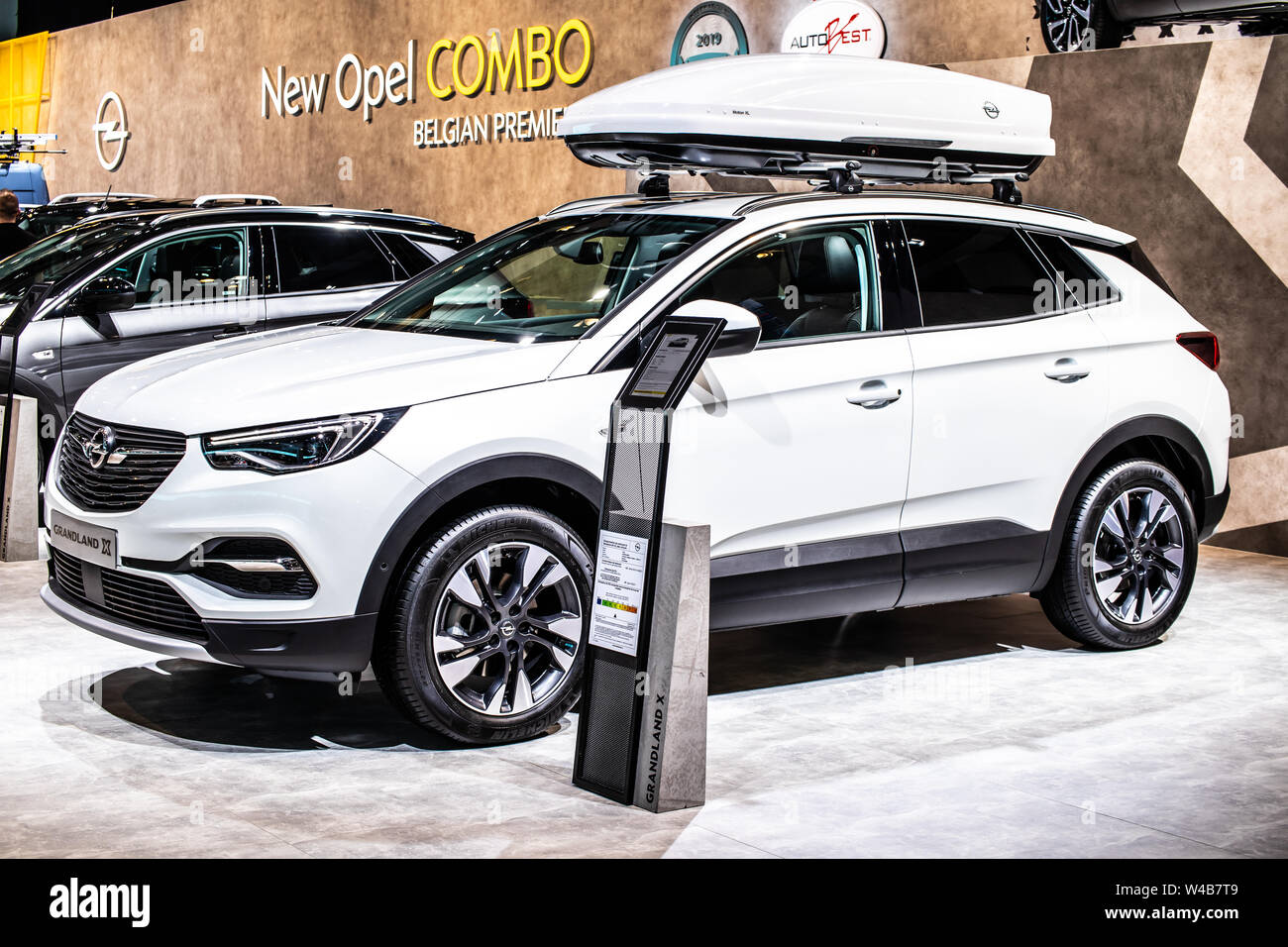 Opel grandland x -Fotos und -Bildmaterial in hoher Auflösung – Alamy