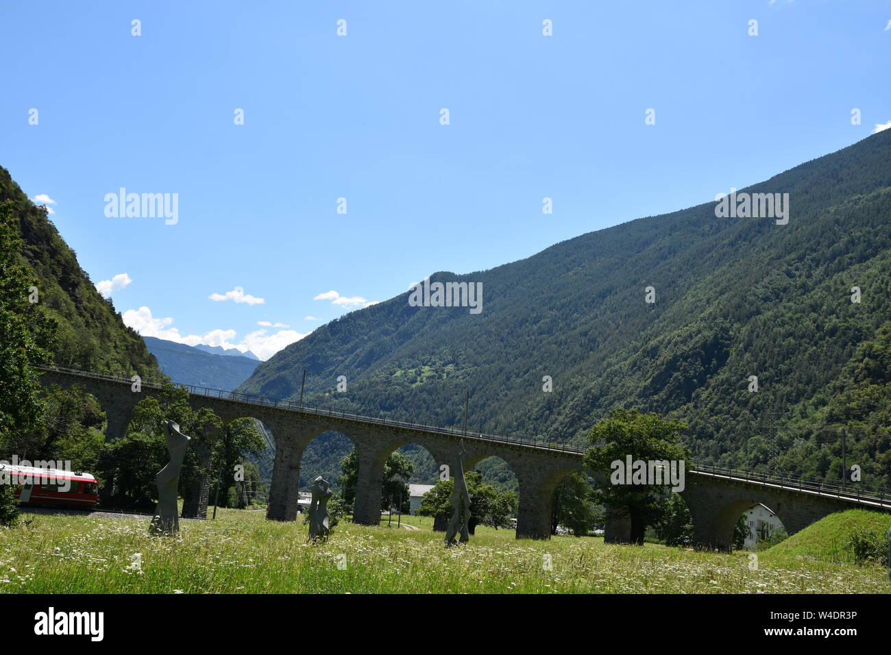 Kreisviadukt von brusio -Fotos und -Bildmaterial in hoher Auflösung – Alamy