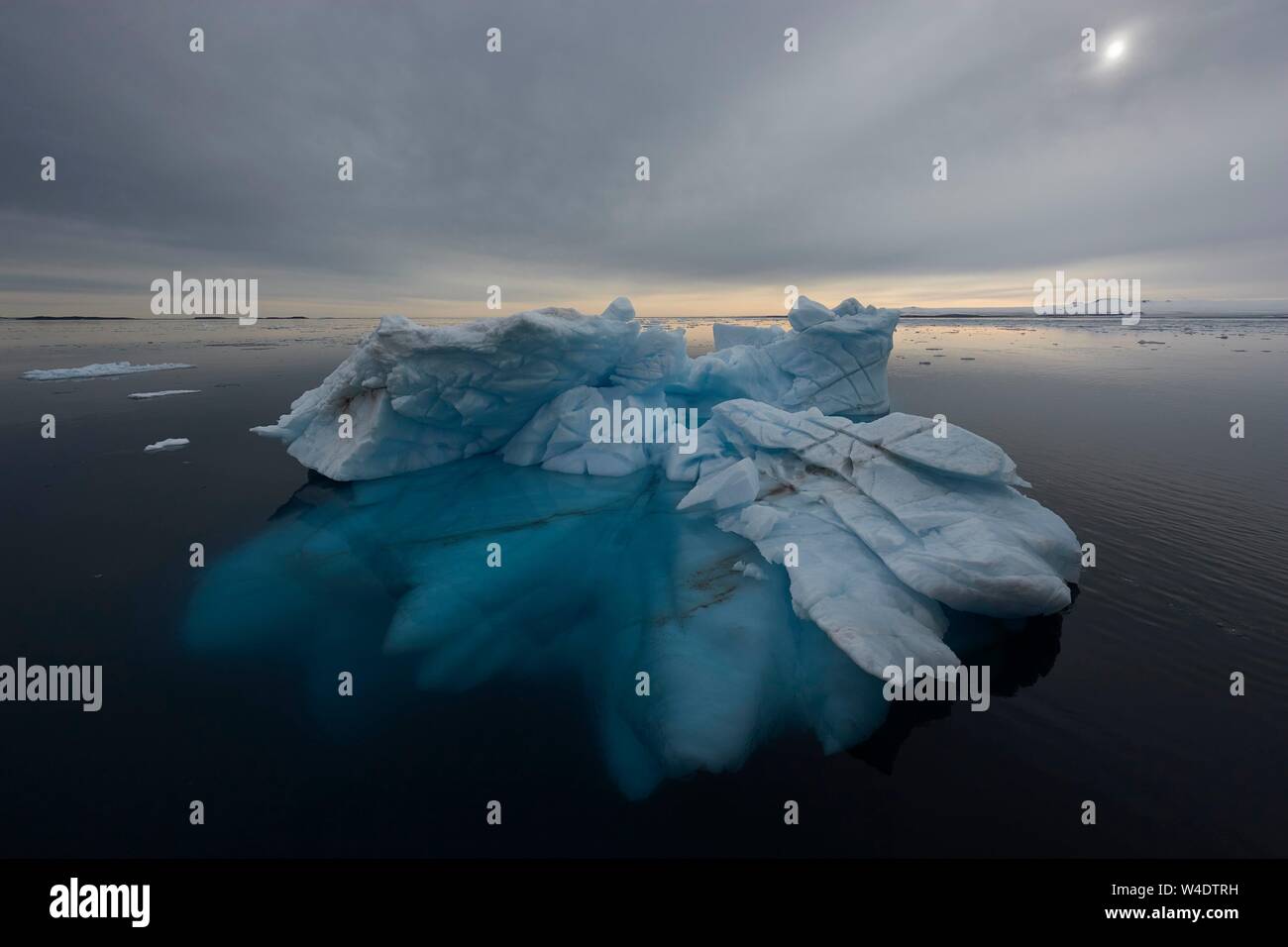 Eisberg unter wasser -Fotos und -Bildmaterial in hoher Auflösung – Alamy