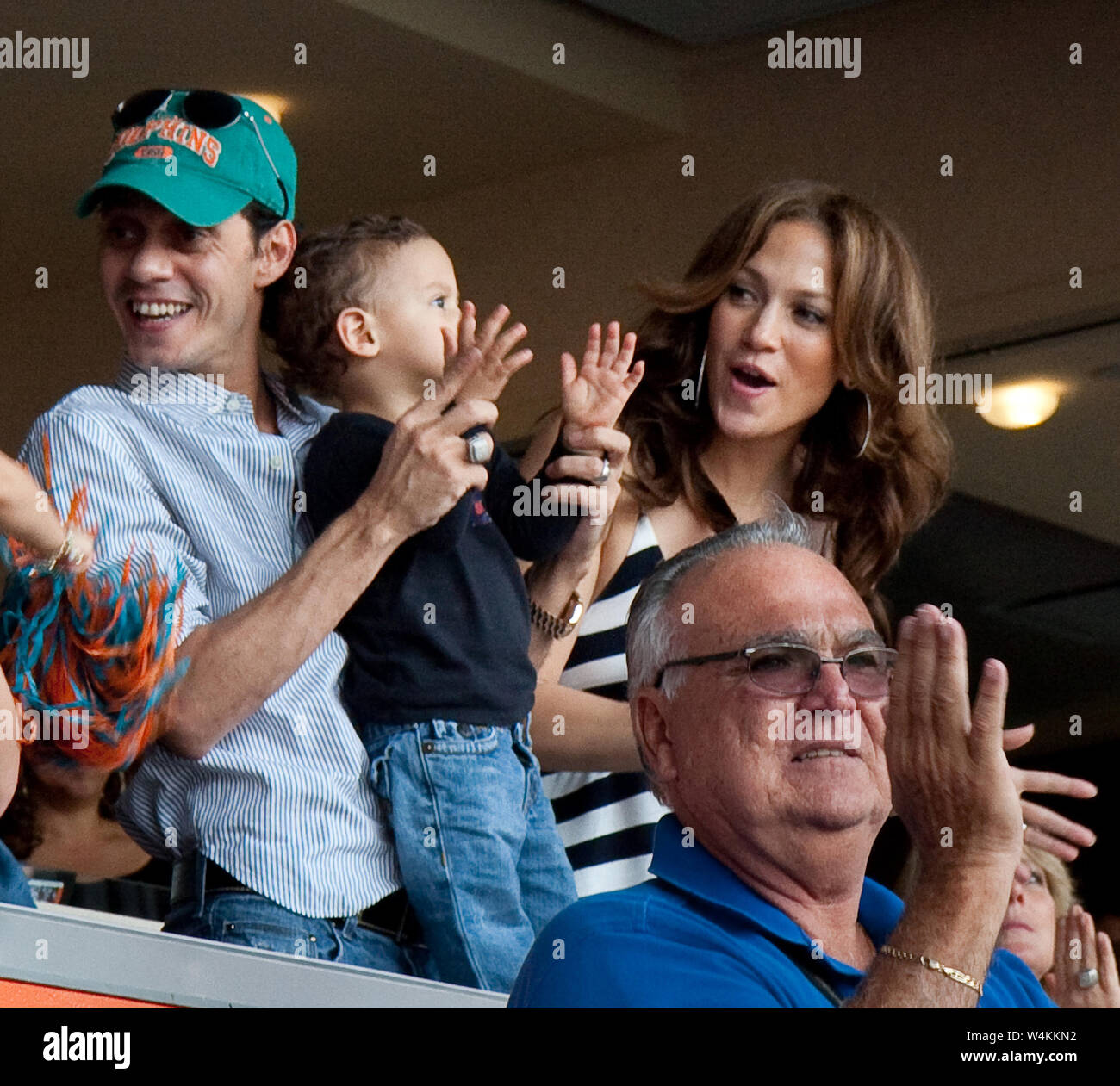 Emme und maximilian anthony -Fotos und -Bildmaterial in hoher Auflösung ...