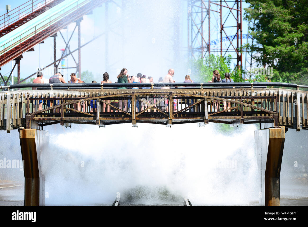 Groß nass -Fotos und -Bildmaterial in hoher Auflösung - Seite 2 - Alamy